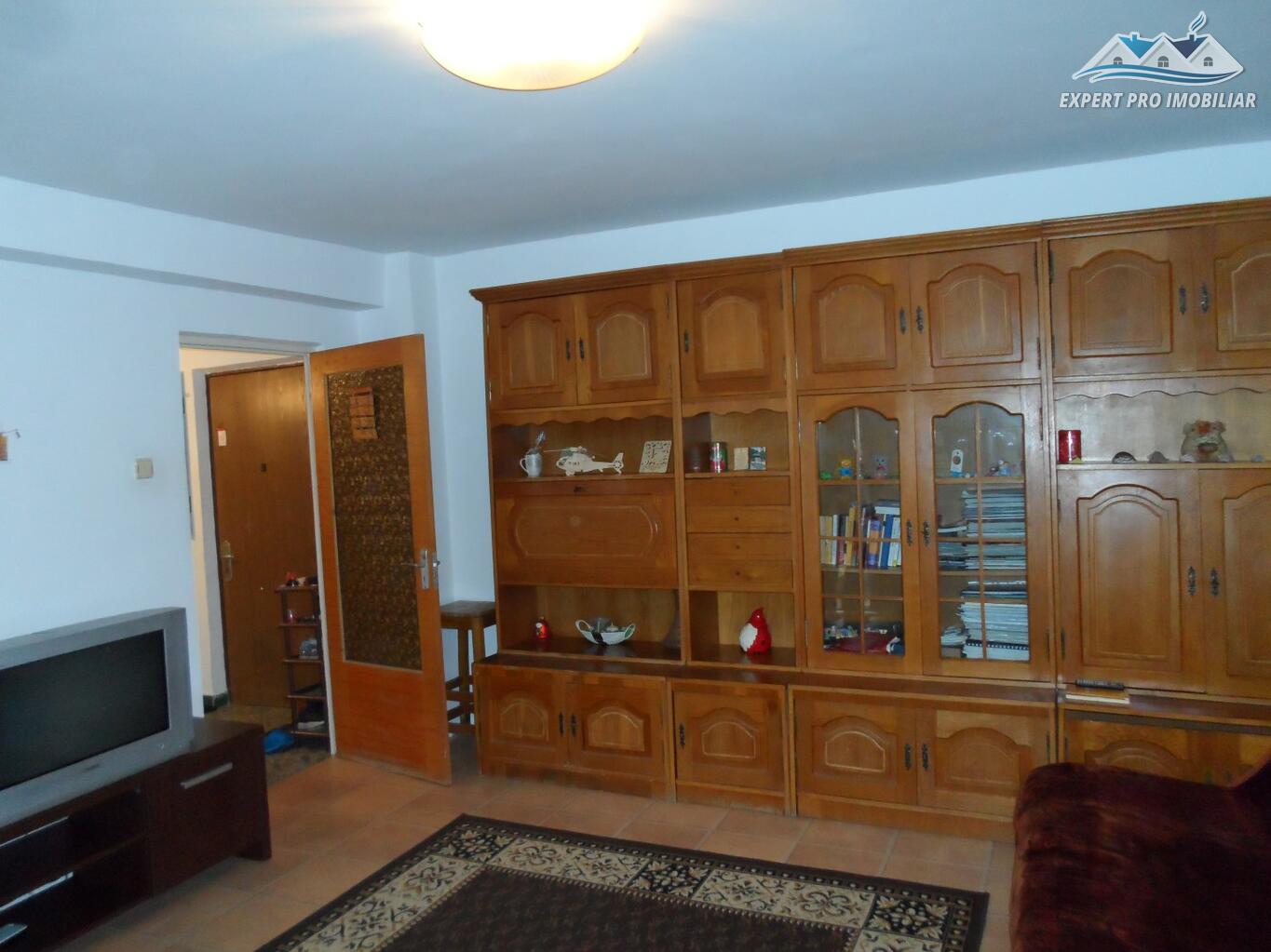 2 Camere Militari Pacii Metrou, bloc 1989, 64mp, centrala